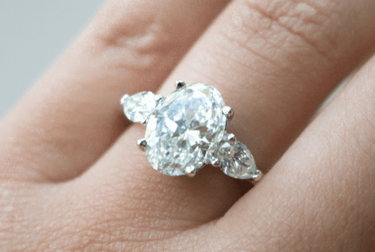 Oval Engagement Rings That are Truly Original Designs