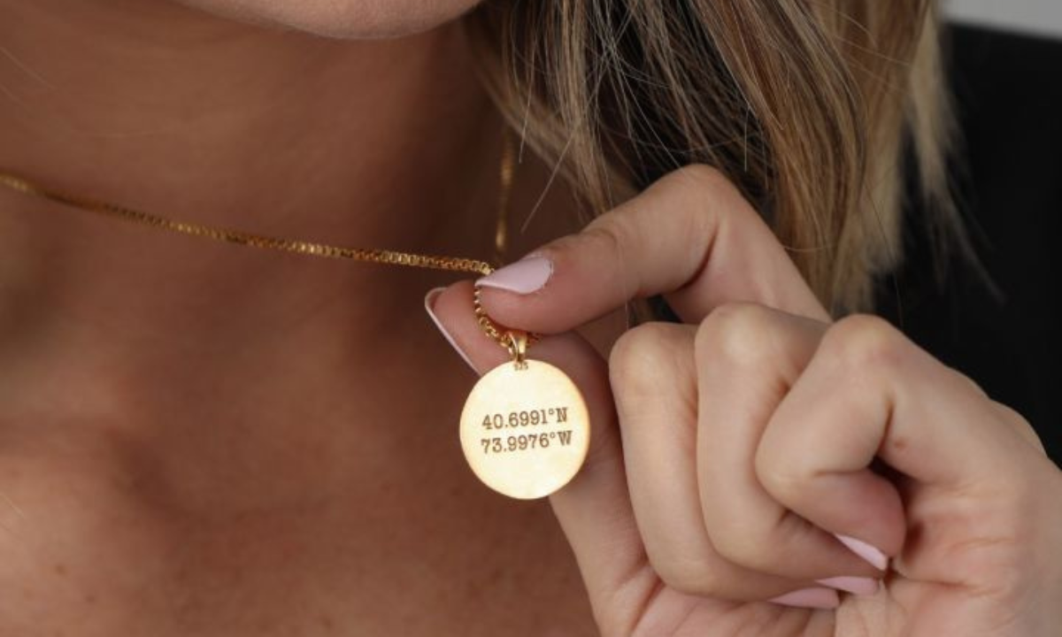 Best Coordinate Necklaces Guide: Keep Your Favorite Place Close to Your ...
